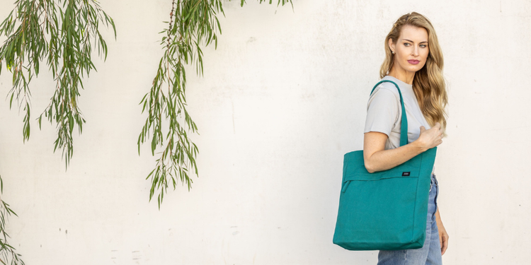 History of the Tote Bag: From 1940s to Modern Fashion — Gallant