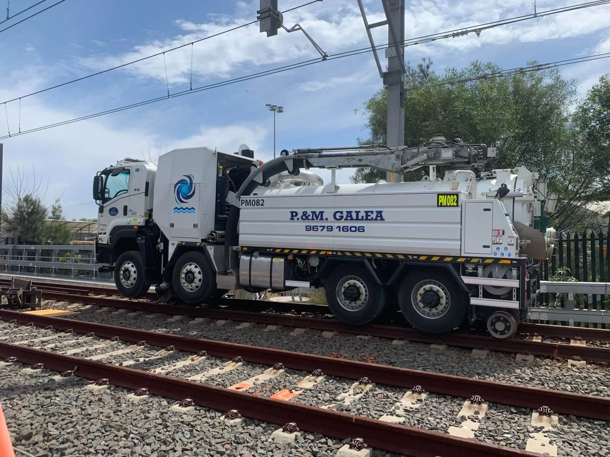 Hi-Rail Equipment Services | Hire Hi-Rail Vacuum Truck