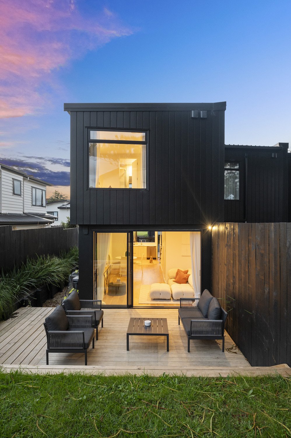Speedy Construction: 5 Modular Homes Built in Just 3 Months in Point ...