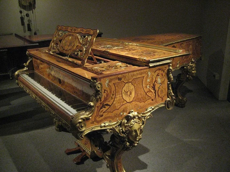 A Brief History of the Piano — Cadence Corner