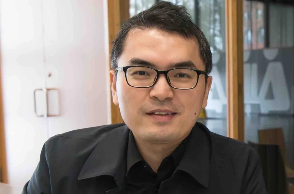 Illinois Tech wins ACM award for AI backdoor defense in graph learning ...