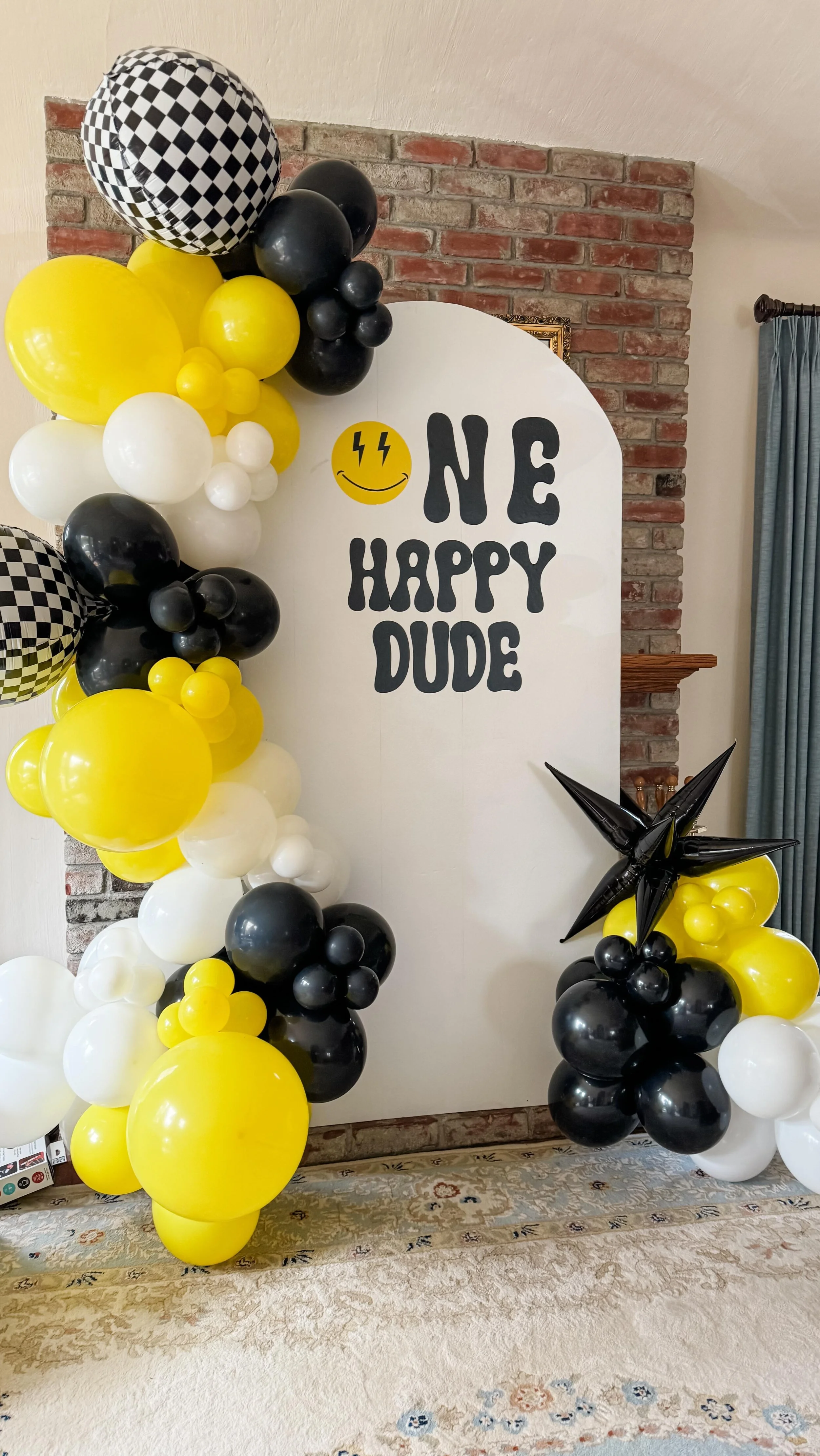 Poptastic Parties | Balloon Garlands, Balloon Arches, and More!