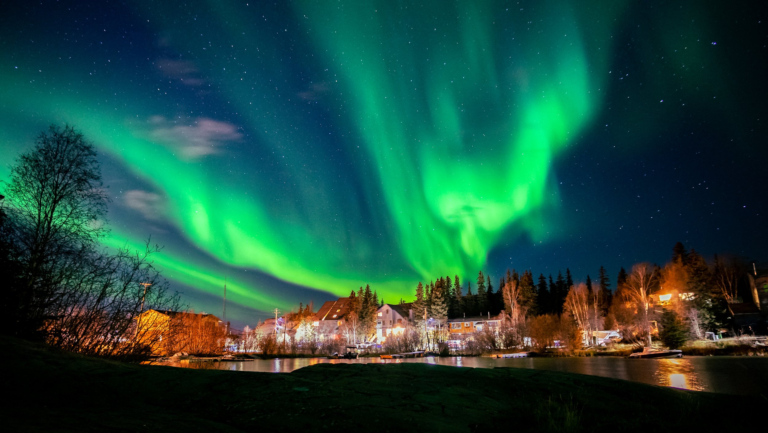 YELLOWKNIFE: Unforgettable Meetings Under the Aurora — Canadian ...