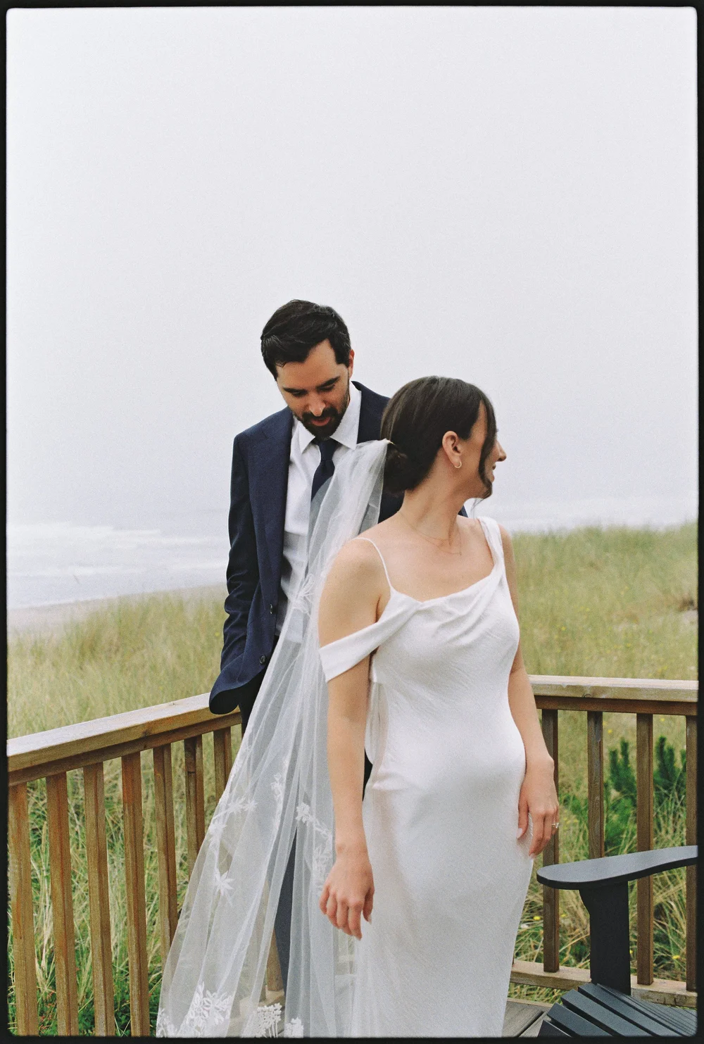 Natalie and Jake’s Intimate Wedding on the Oregon Coast — Eunice Beck ...