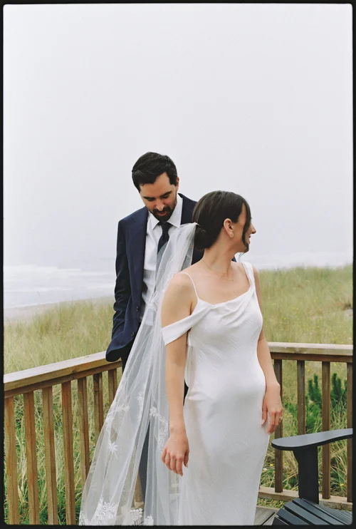 Natalie and Jake’s Intimate Wedding on the Oregon Coast — Eunice Beck ...