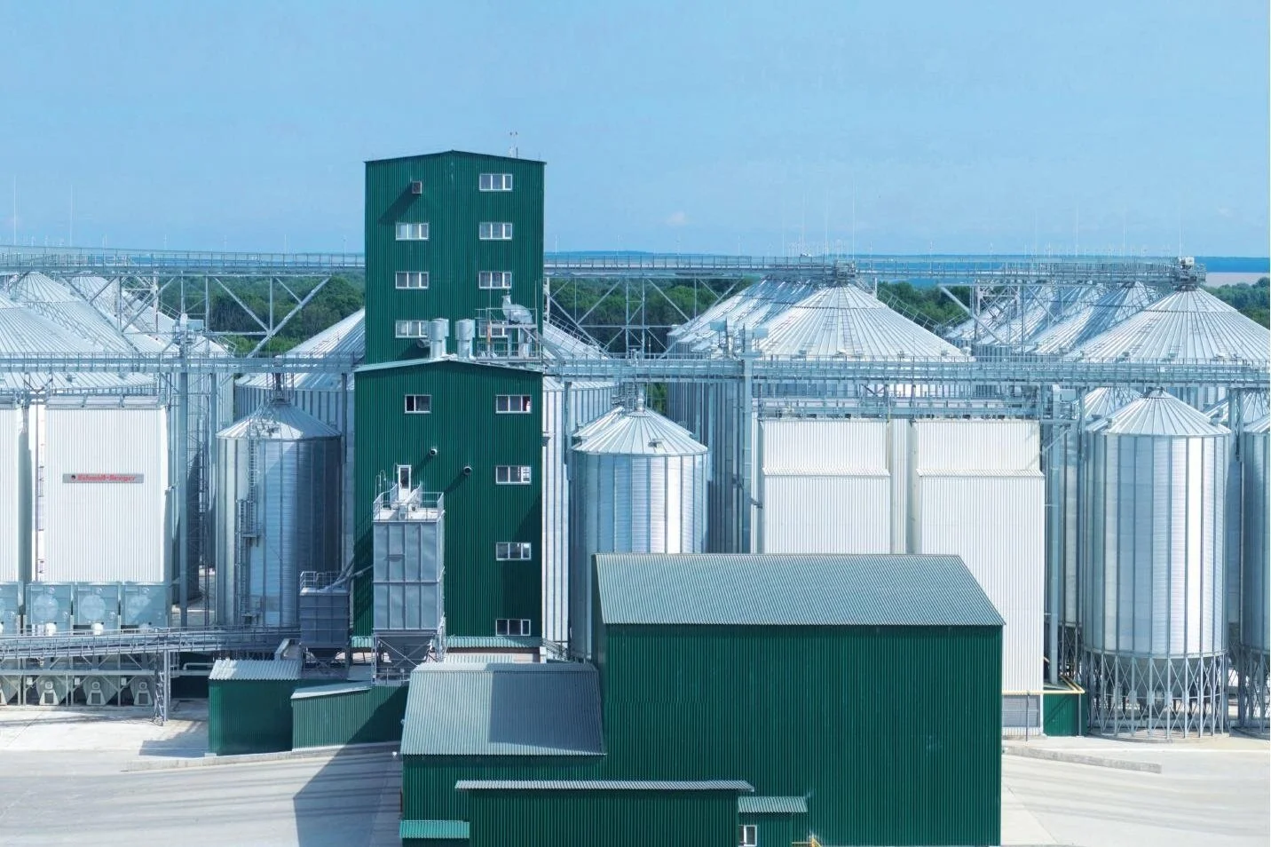 LIVIN farms - Modular and Scalable Insect Farming Technology