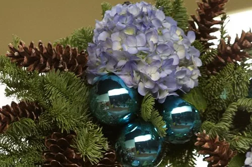 Christmas Wreath and Tree Decorating with Fresh Hydrangeas! — J ...