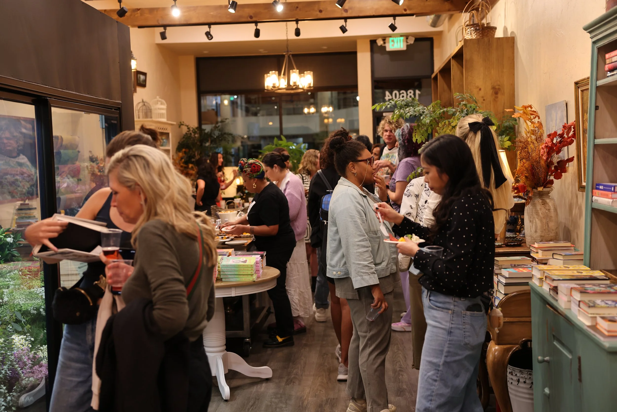 Sunny's Bookshop | Independent Bookstore | Tarzana, CA