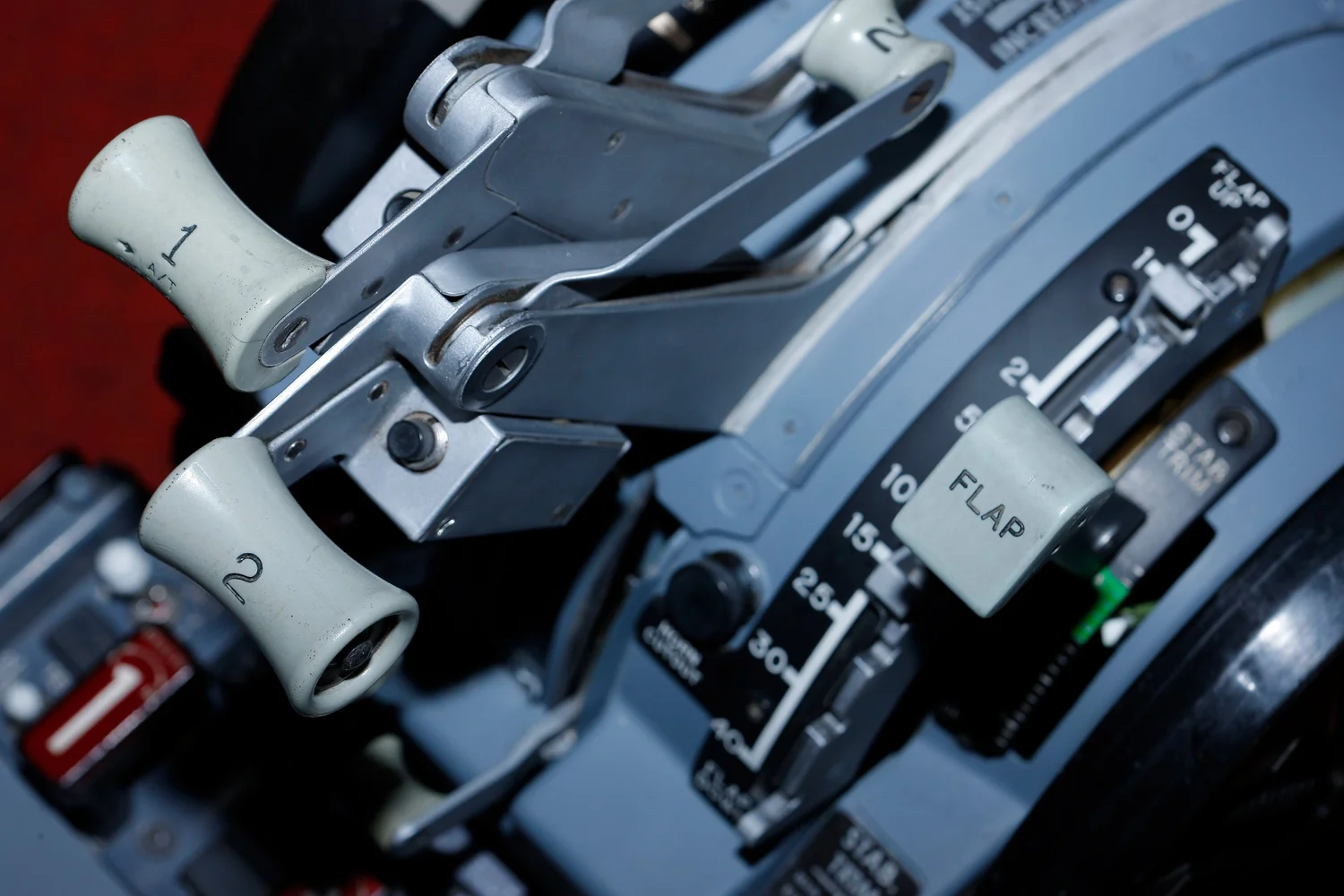 Throttle Quadrant — Flaps 2 Approach - Boeing 737 Simulator project