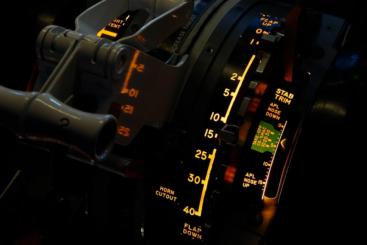 Throttle Quadrant — Flaps 2 Approach - Boeing 737 Simulator project
