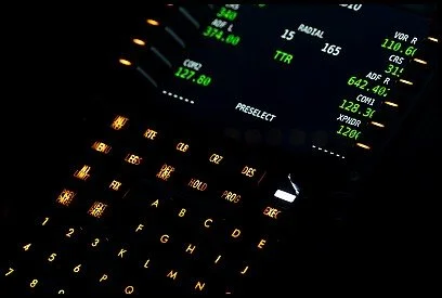 CDU by Flight Deck Solutions - Review — Flaps 2 Approach - Boeing 737 ...