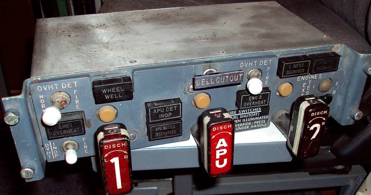 Boeing 737 Fire Suppression Panel - Arrived — Flaps 2 Approach - Boeing ...