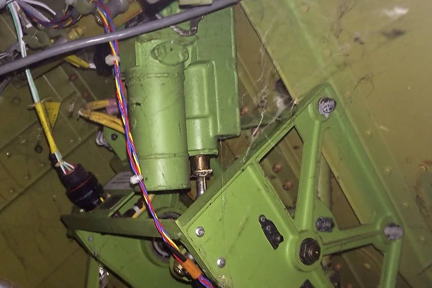 Throttle Quadrant Rebuild - Speedbrake Motor and Clutch Assembly ...