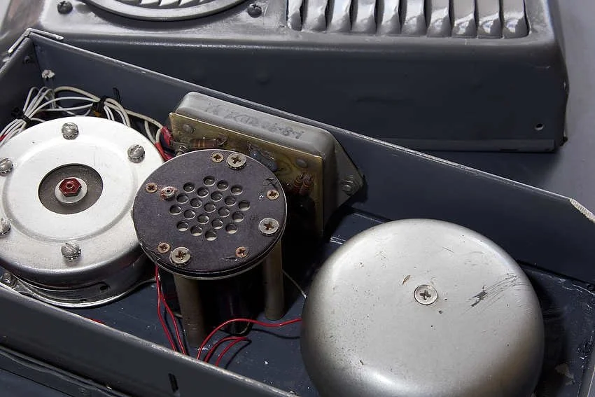 B737 Aural Warning Module (AWM) Installed and Operational — Flaps 2 ...