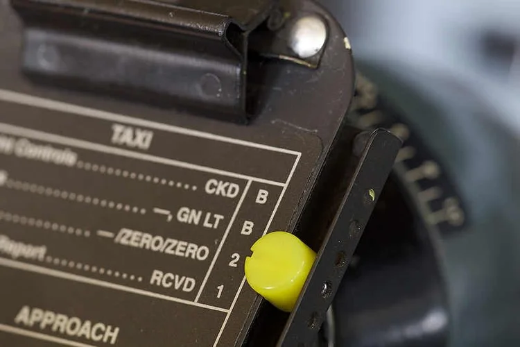 OEM Boeing 737 Control Columns - A Closer Look — Flaps 2 Approach ...