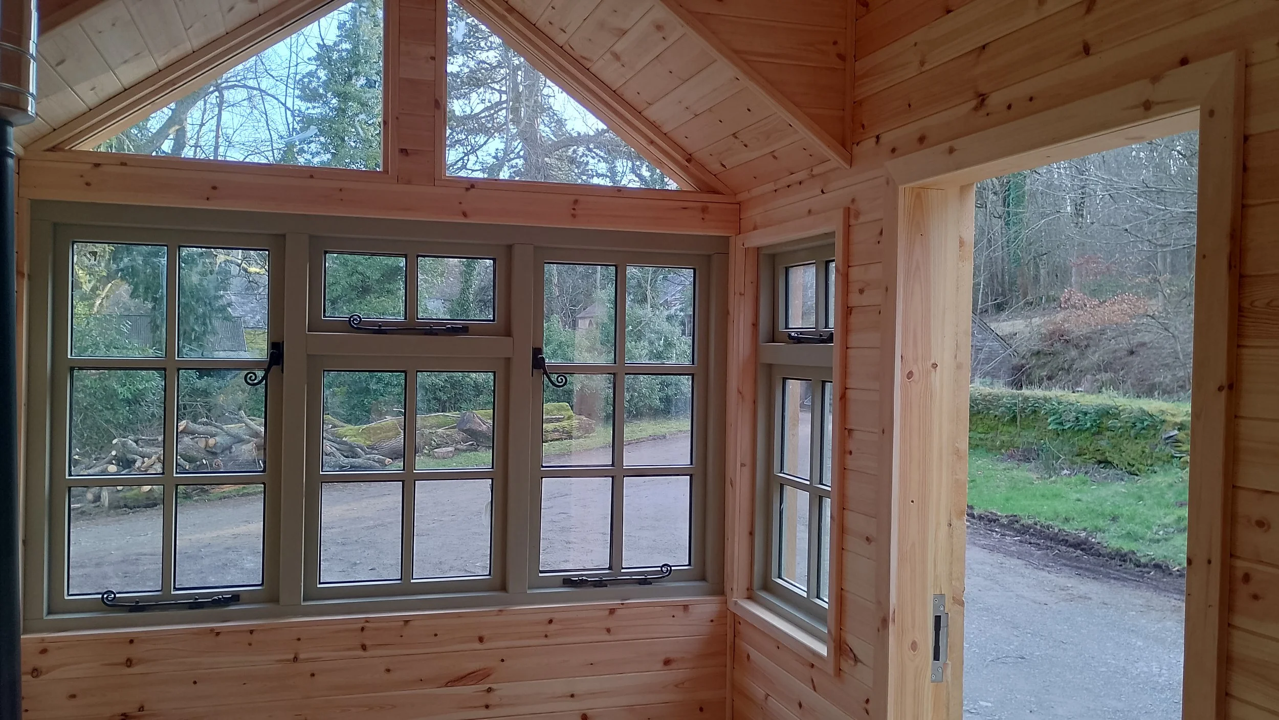 Ready-to-Roll Tiny Homes | Move-In-Ready Mobile Living