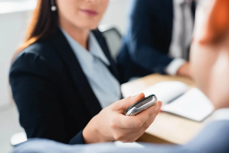 Administrative Assistant vs. Executive Assistant: 2024 Guide ...