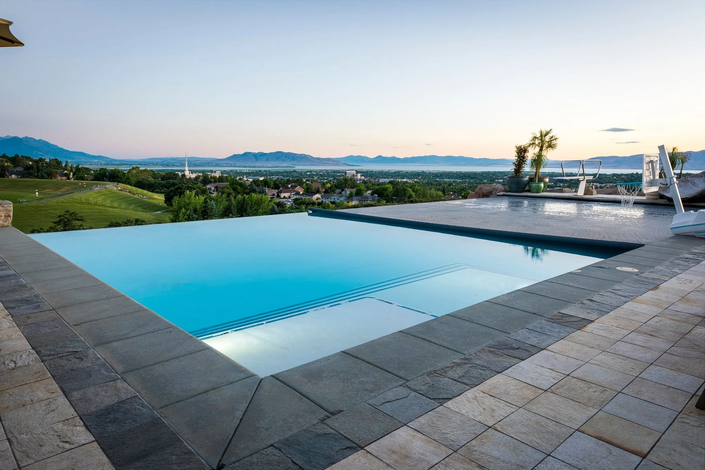 Coverstar Canada | Automatic Safety Pool Covers