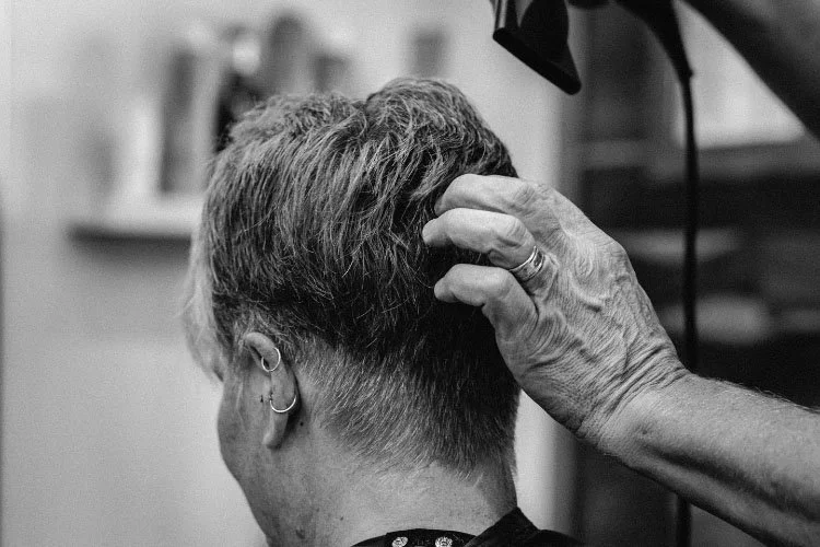 How Do I Deal with Dandruff or a Dry Scalp? — In The Cut Barbershop