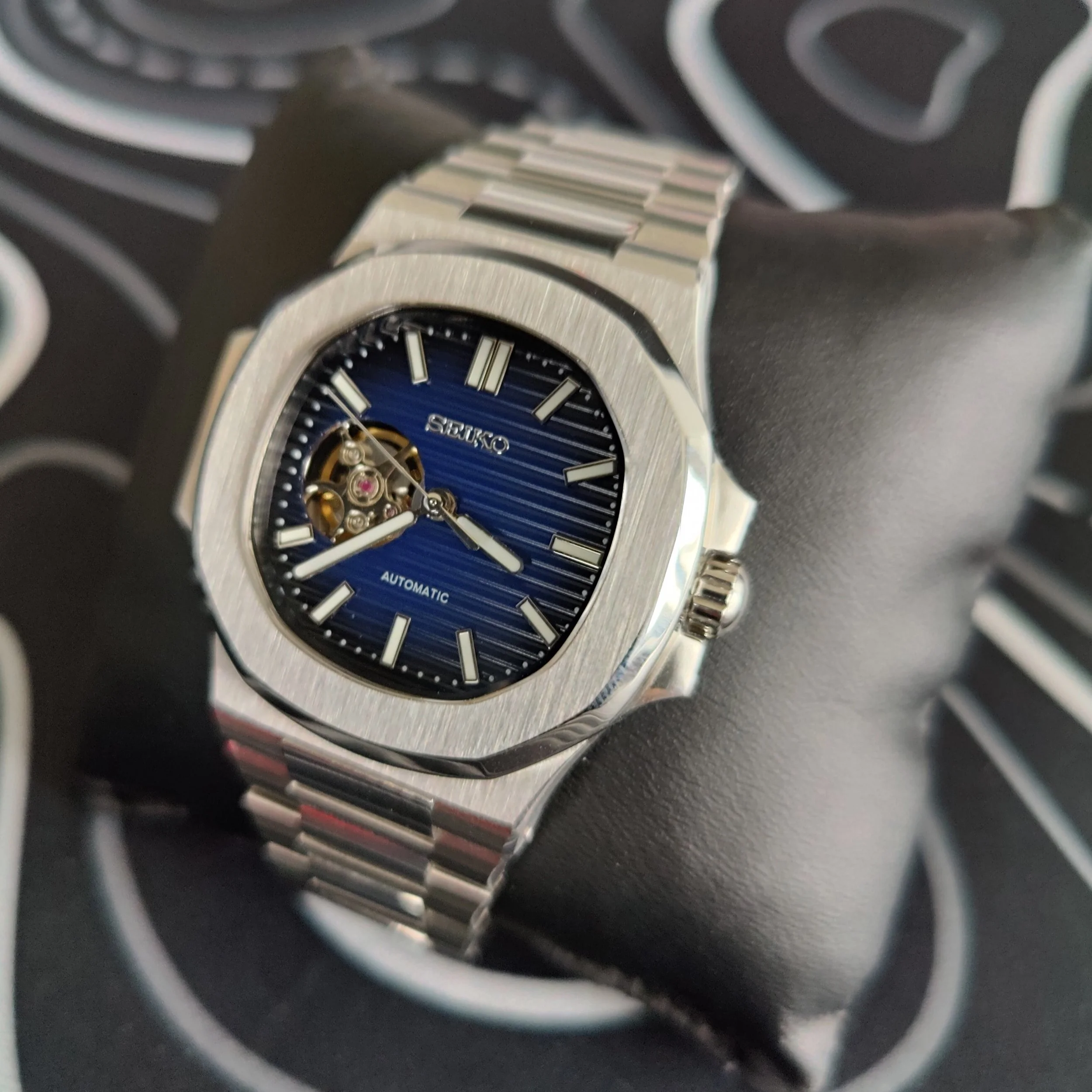 Seiko Mod VK63 Speedmaster Black — NOVA WATCHES Switzerland