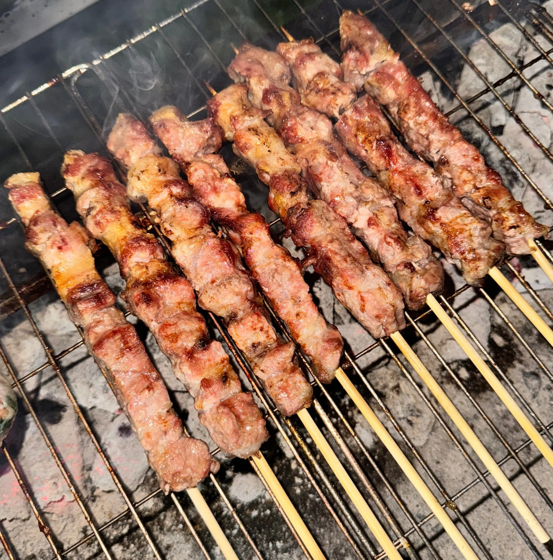 What is souvlaki? What are souvlakia? Souvlaki vs gyros? Your guide to ...