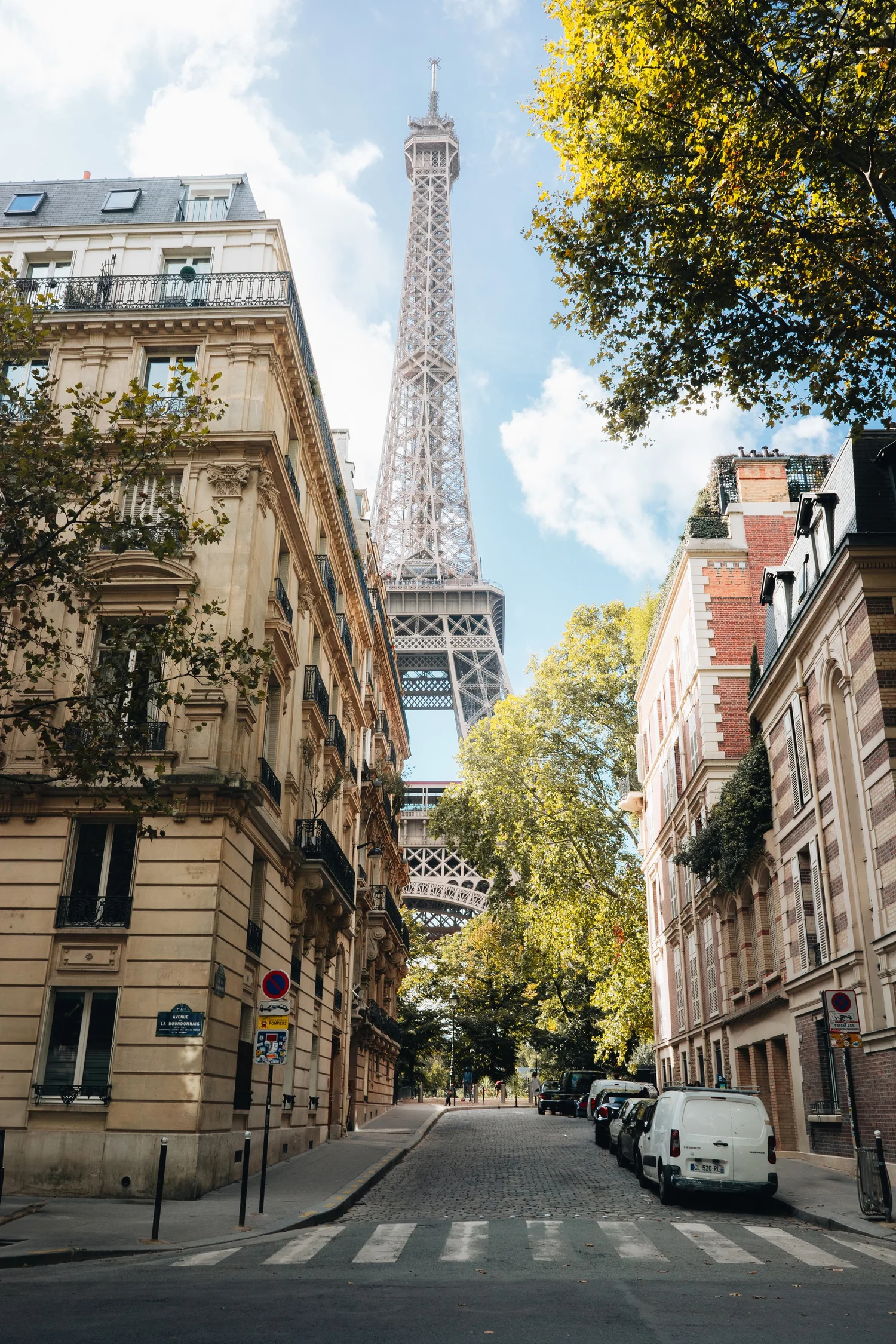 Paris Travel Guide — Let's go beyond