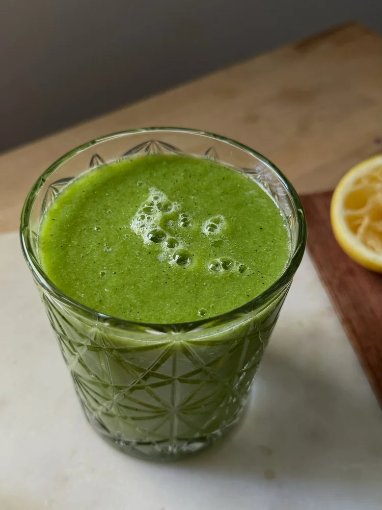 Recette de Jus Vert à l'Eau de Coco - Rafraîchissant et Nourrissant ...