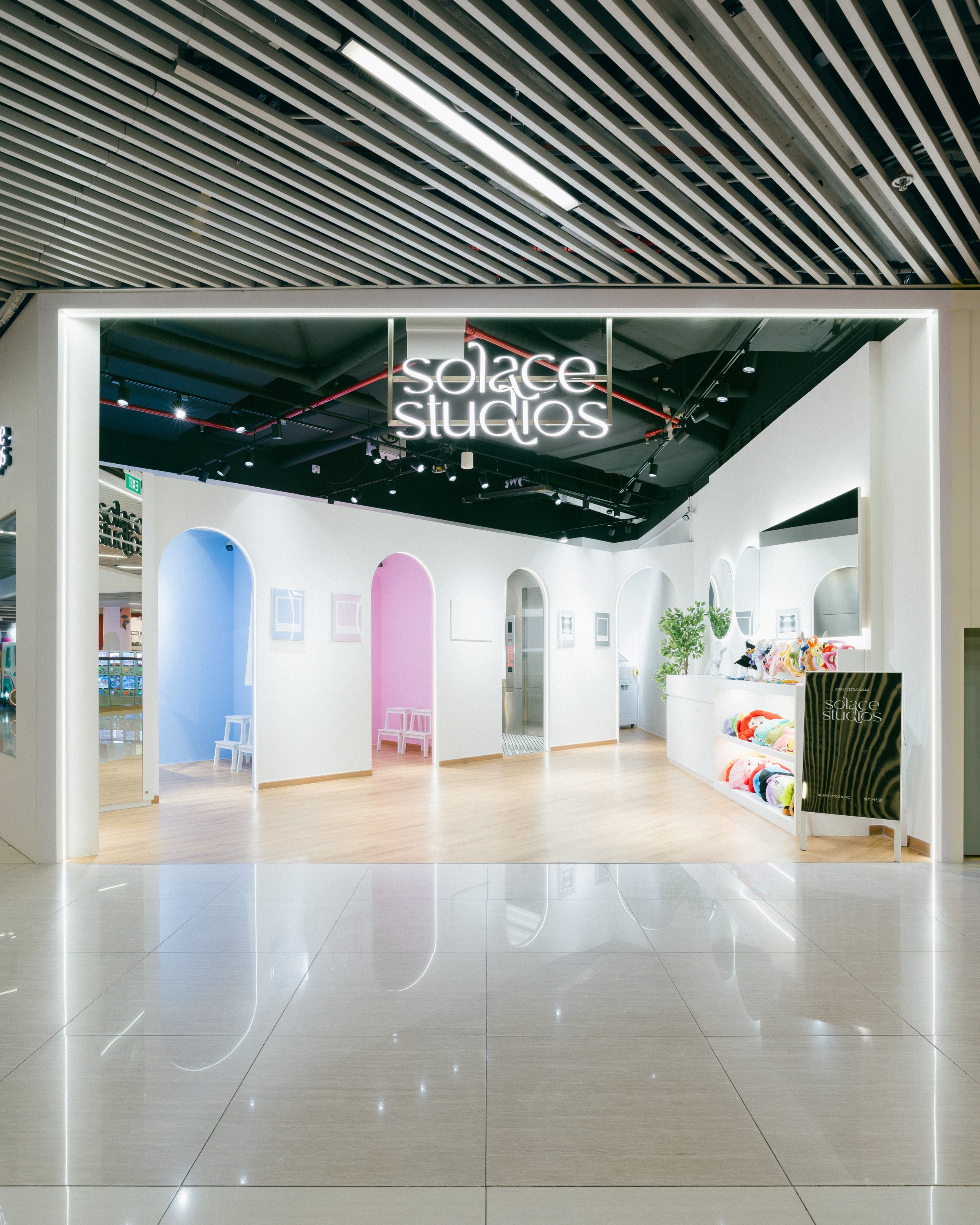 Solace Studios - Self Photo Booth Studio