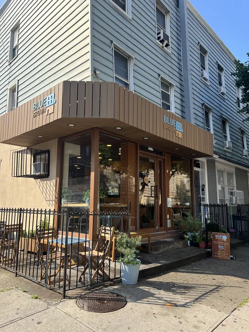 Blue Brown Cafe