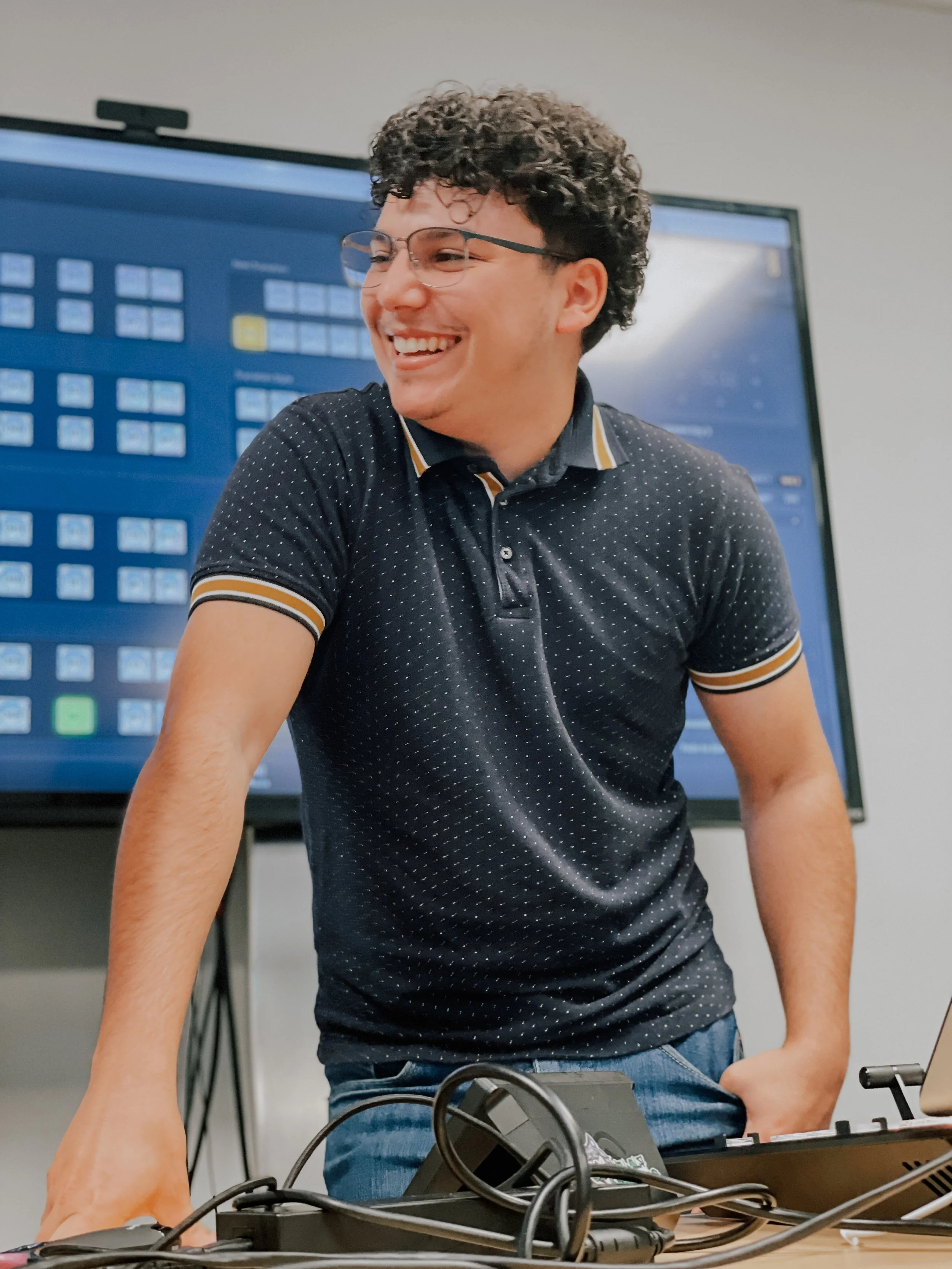 [ AV Educate ] | LEVEL UP HERE