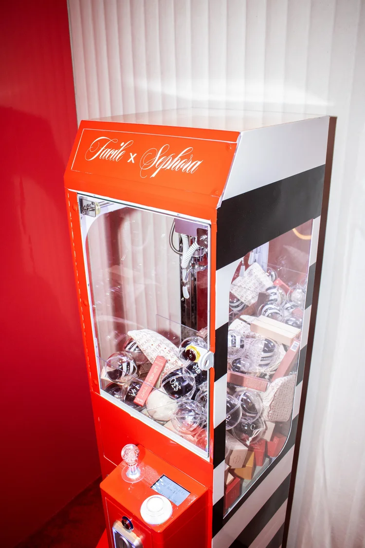 CLAWSOME - Claw Machine Event Rentals in Los Angeles