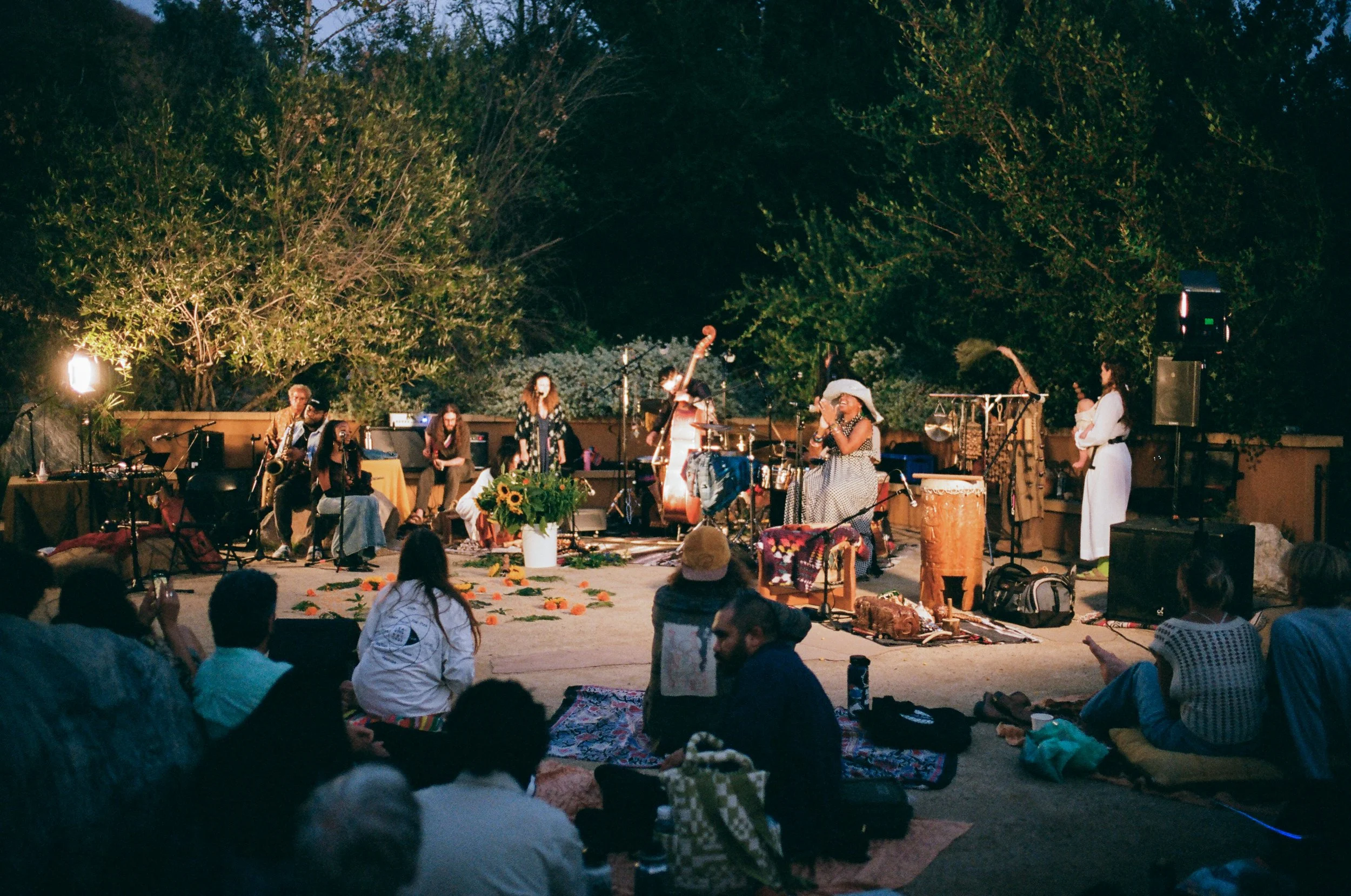 SUMMONING A New Moon with MMOONN: Odeya Nini, Nicolas Snyder, and Ben ...