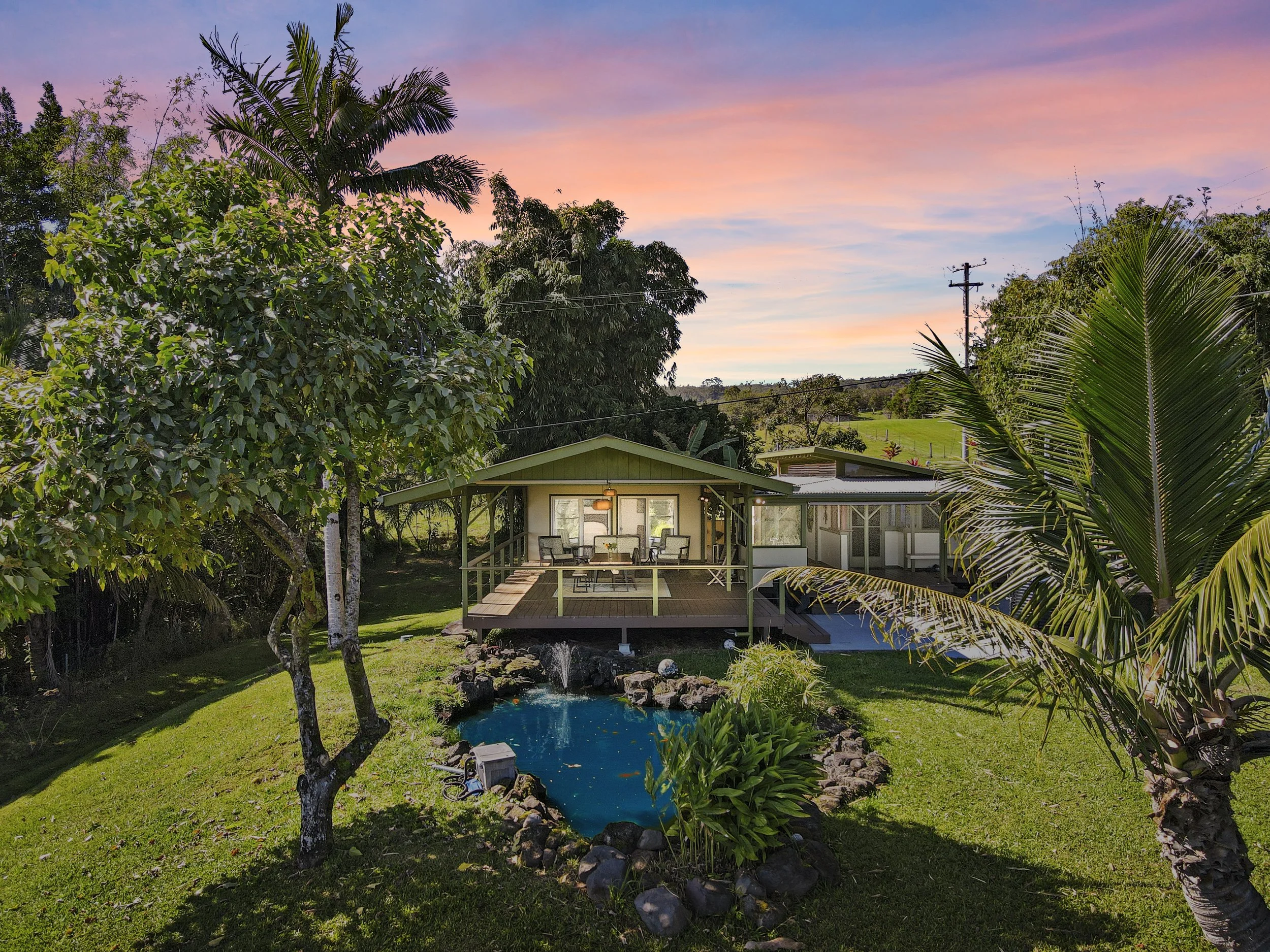 Maximus Photography 808