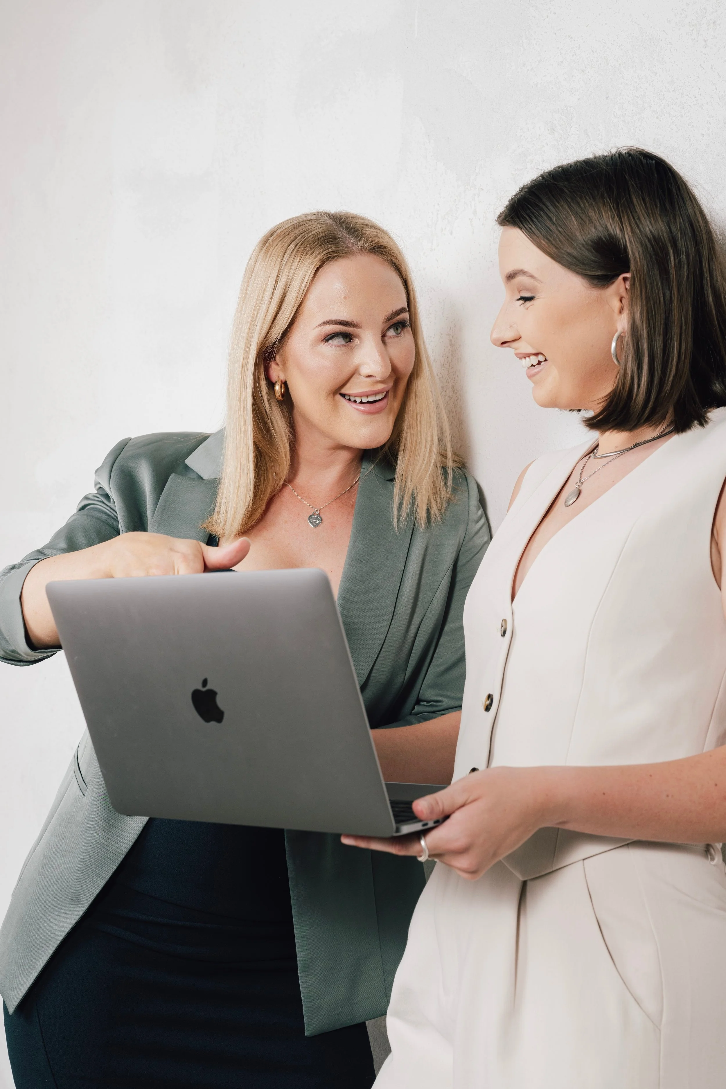 Social Media Advertising Management — Clique Social Media