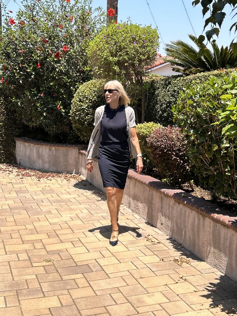 What To Wear to a Funeral: A Woman’s Guide to Dressing with Respect ...