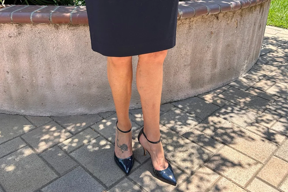 What To Wear to a Funeral: A Woman’s Guide to Dressing with Respect ...