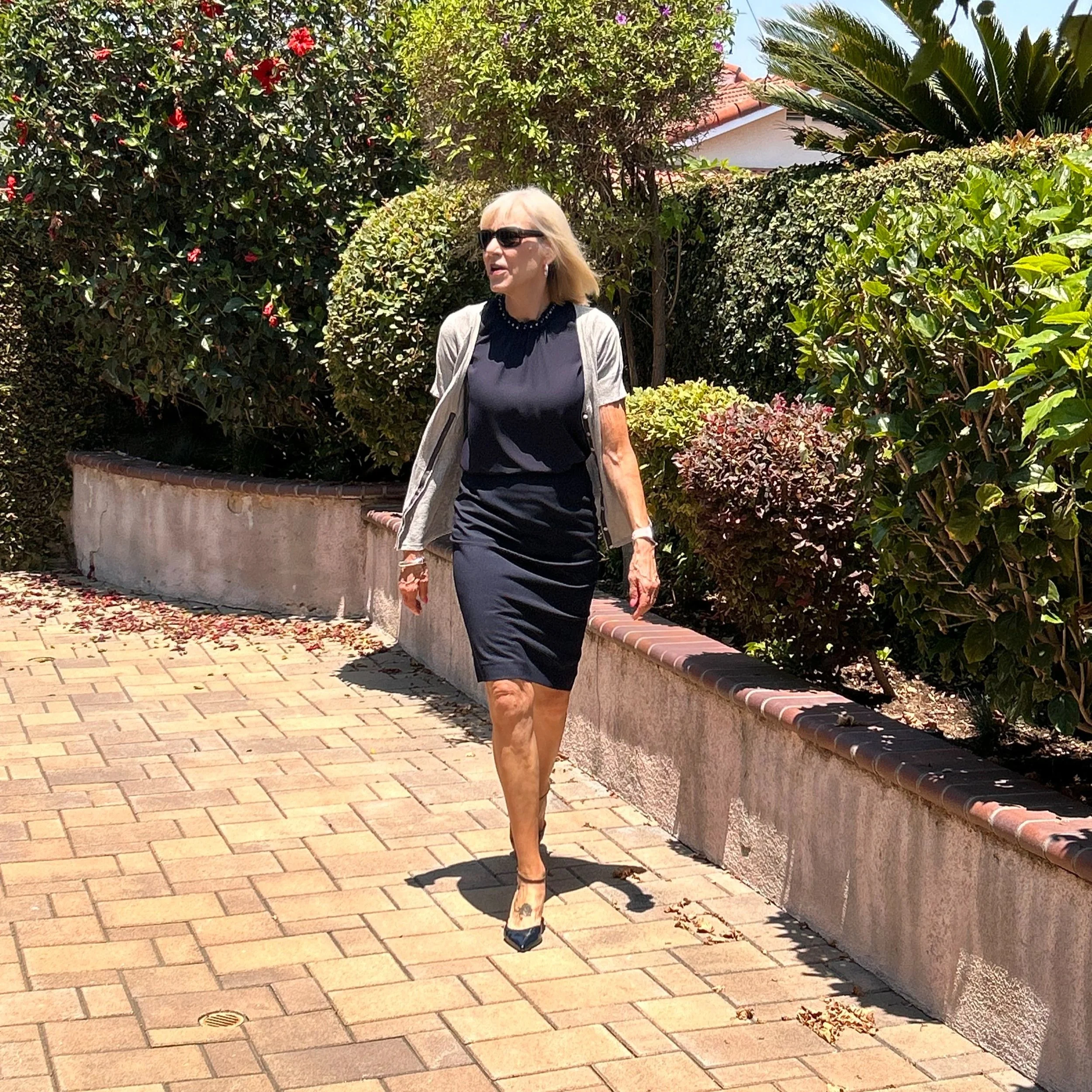 What To Wear to a Funeral: A Woman’s Guide to Dressing with Respect ...