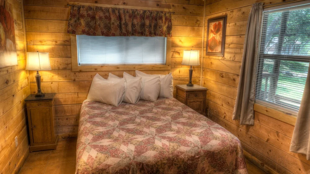 4 bed 4 bath — River Haven Cabins