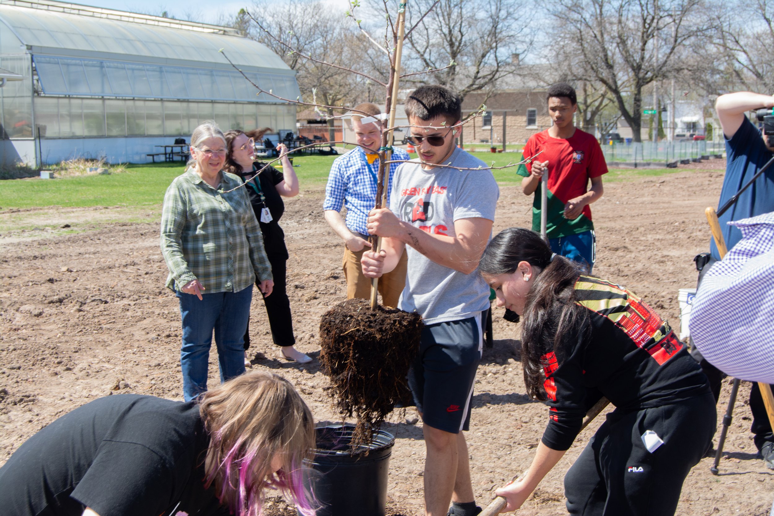 Community Orchards — New Leaf Foods