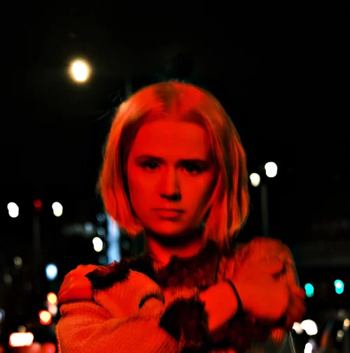 Hana Lili is Feeling "Iconic" — Stardust Magazine