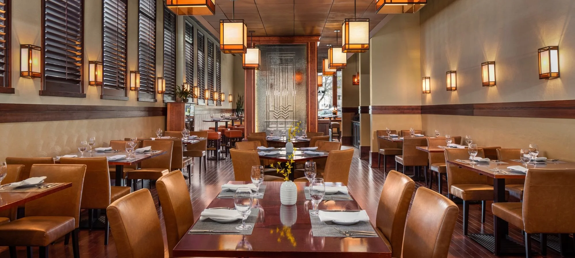 Leadlight Eatery — The Historic Park Inn Hotel