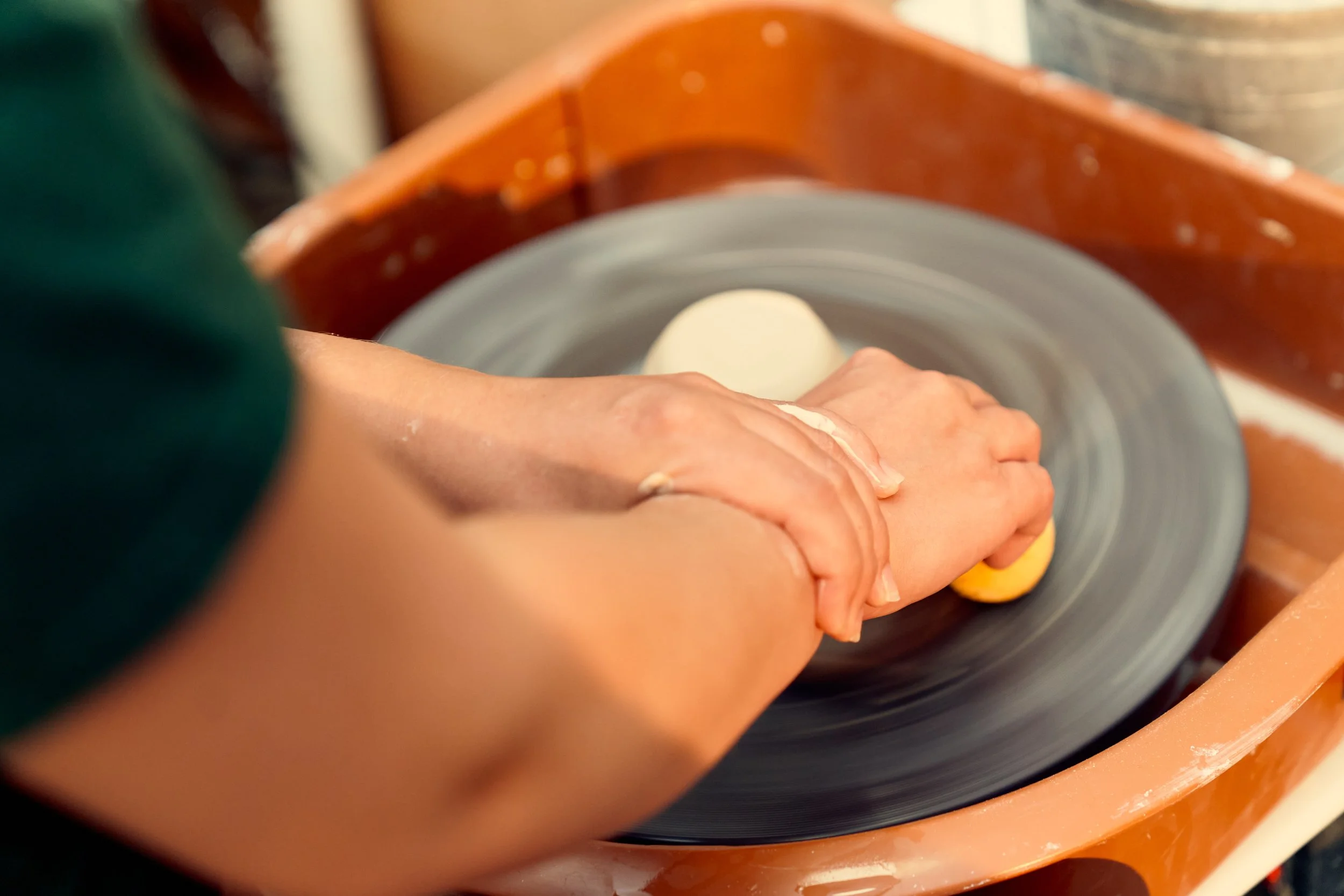 How to Center Clay on the Wheel: A Comprehensive Guide — Mud Hut ...