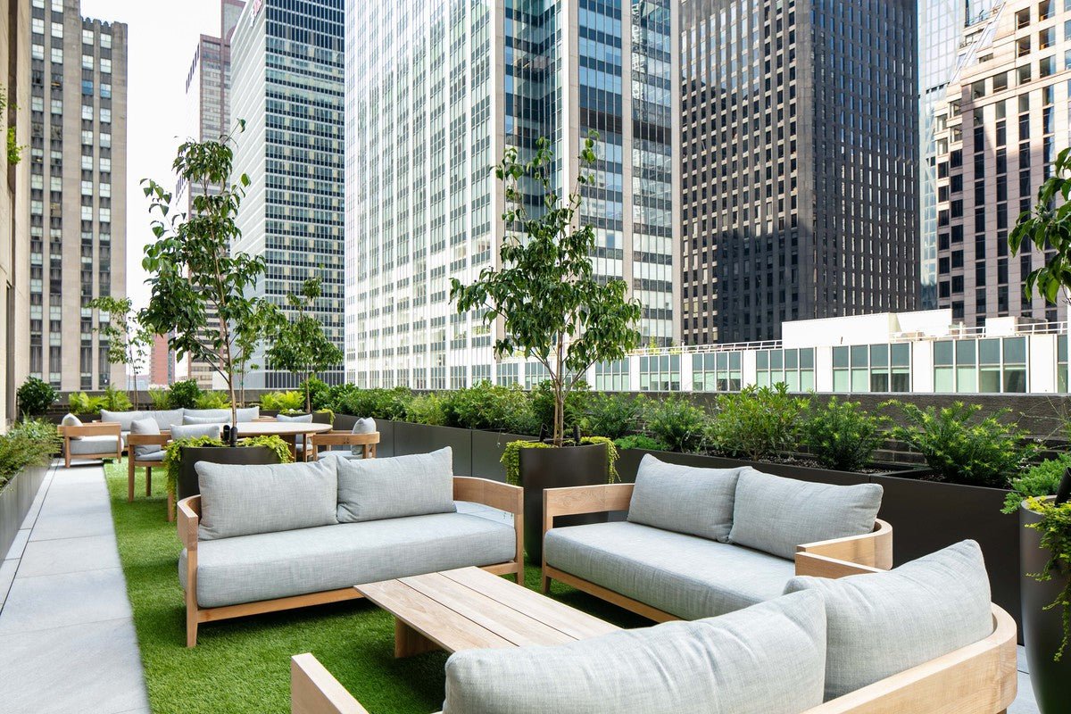 Rooftop Gardens: Elevating Design For Urban Buildings | PureModern