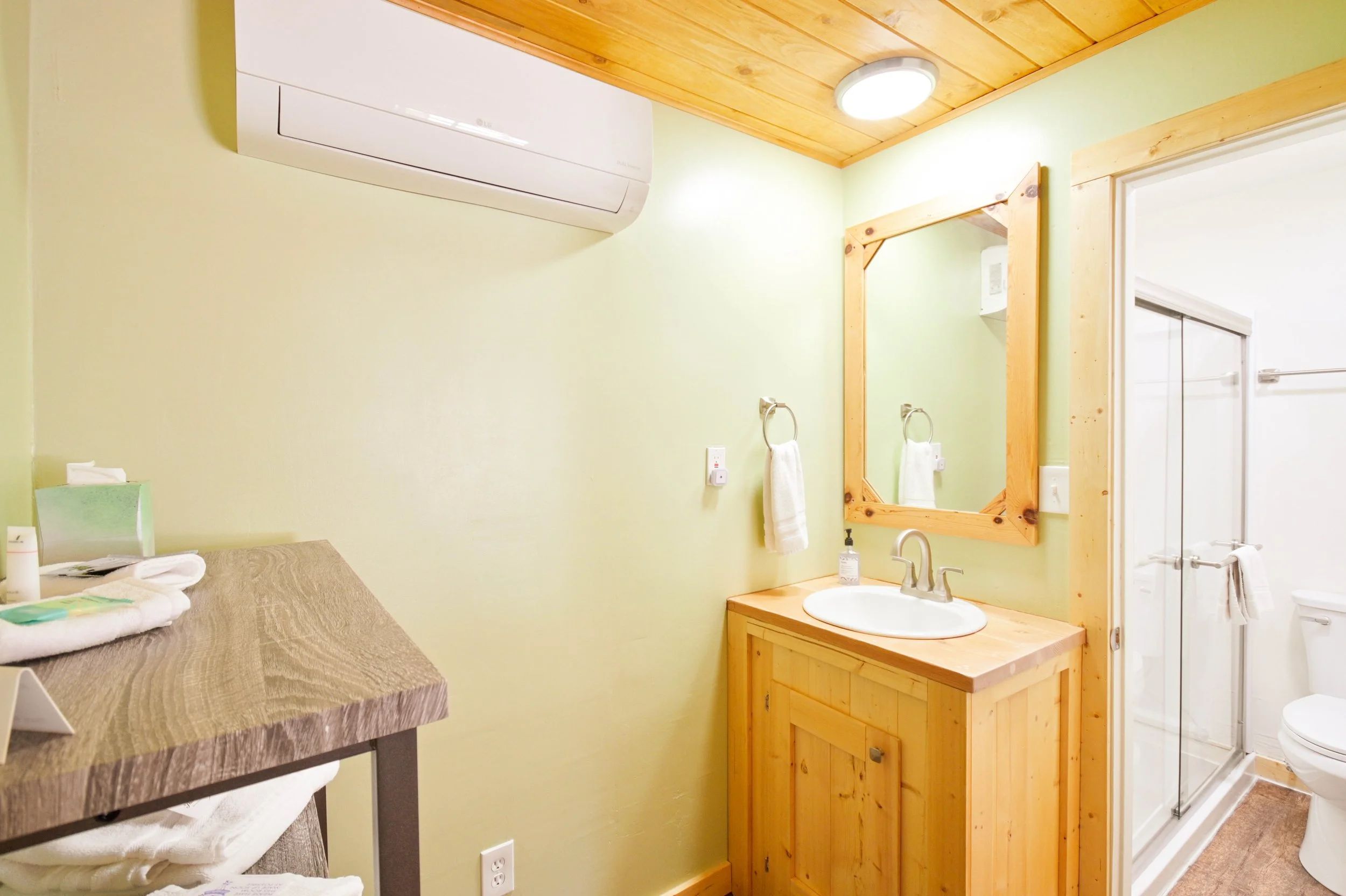 Rusty Buck Inn | Explore & Book Now