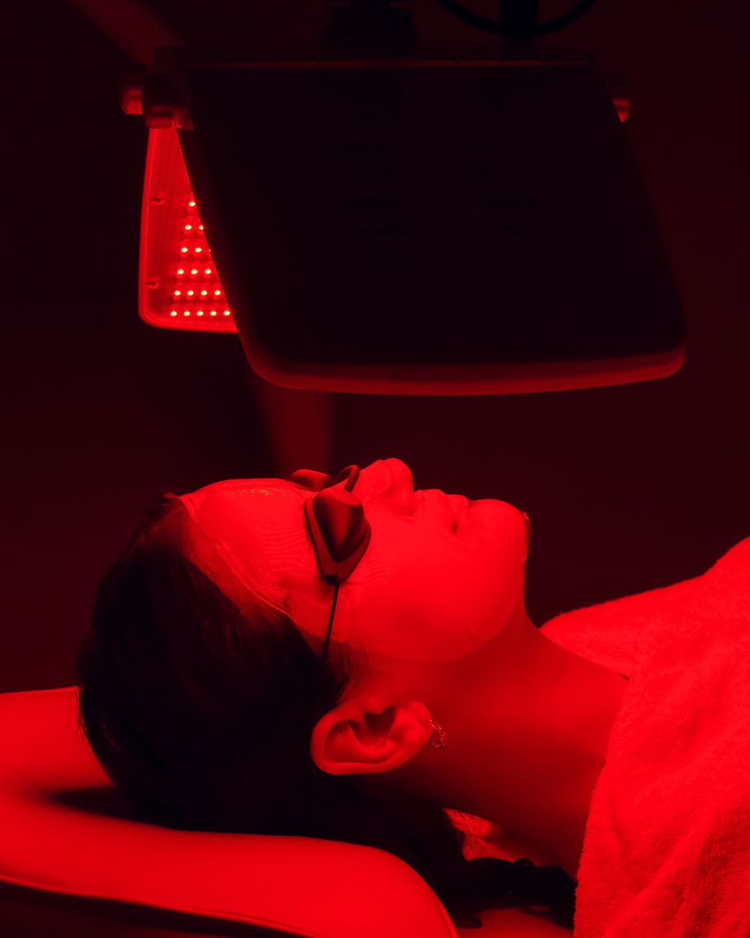 What Is Red Light Therapy? Benefits, Uses, and What the Science Says ...