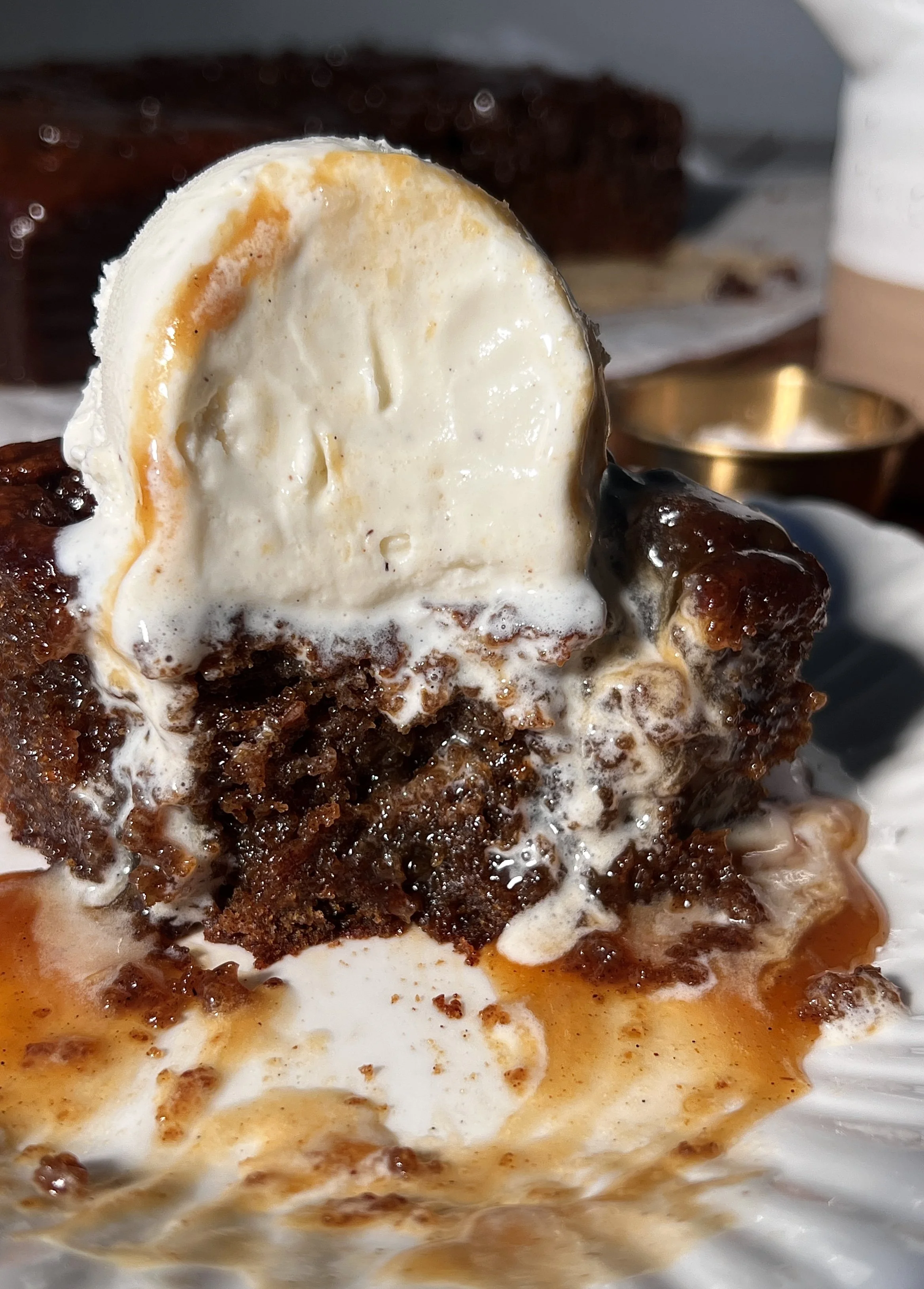 Gingerbread Sticky Toffee Pudding (with Spiced Sticky Toffee Sauce ...