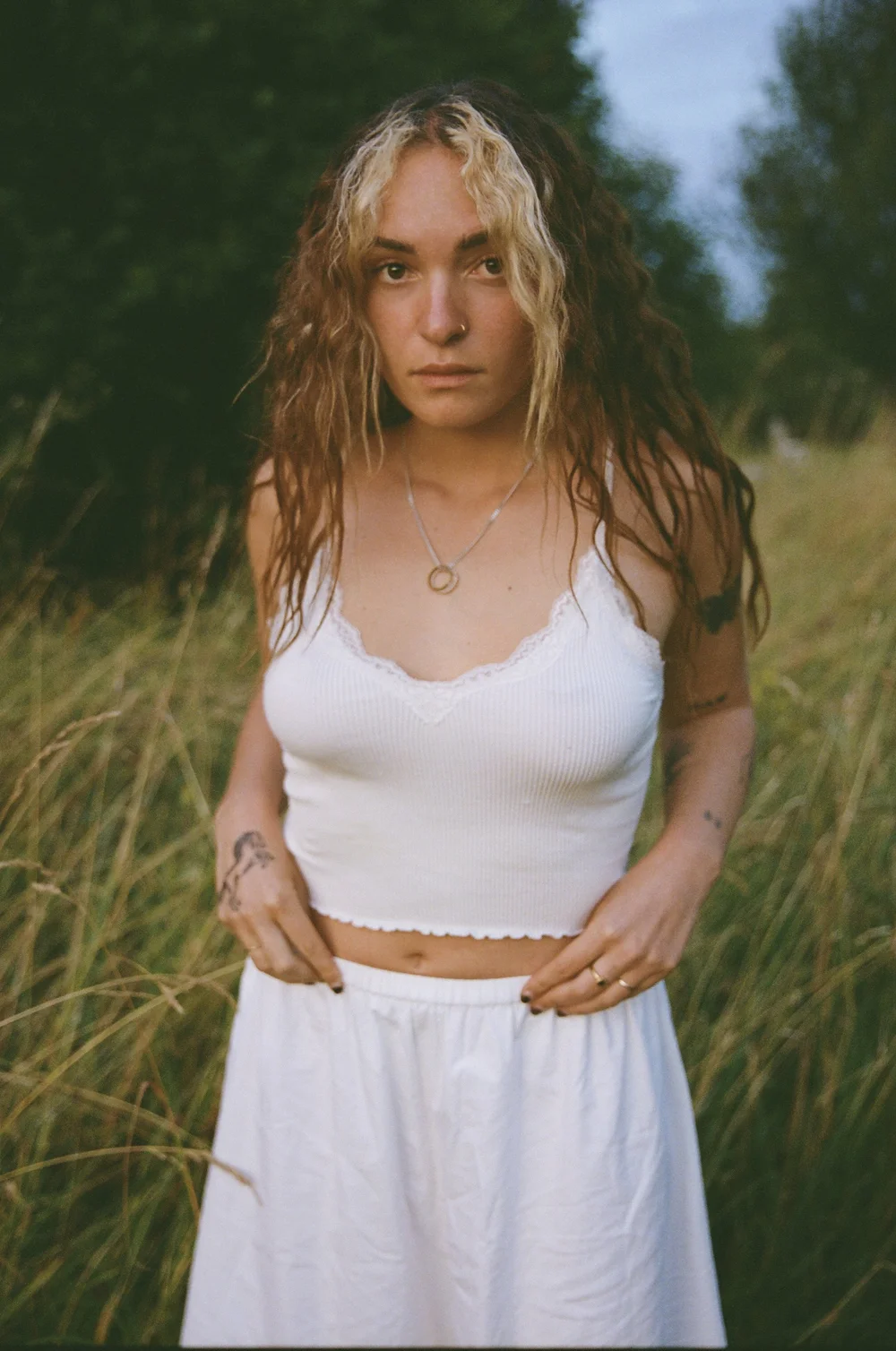 néomí is telling the truth we so often avoid. — under the radar.