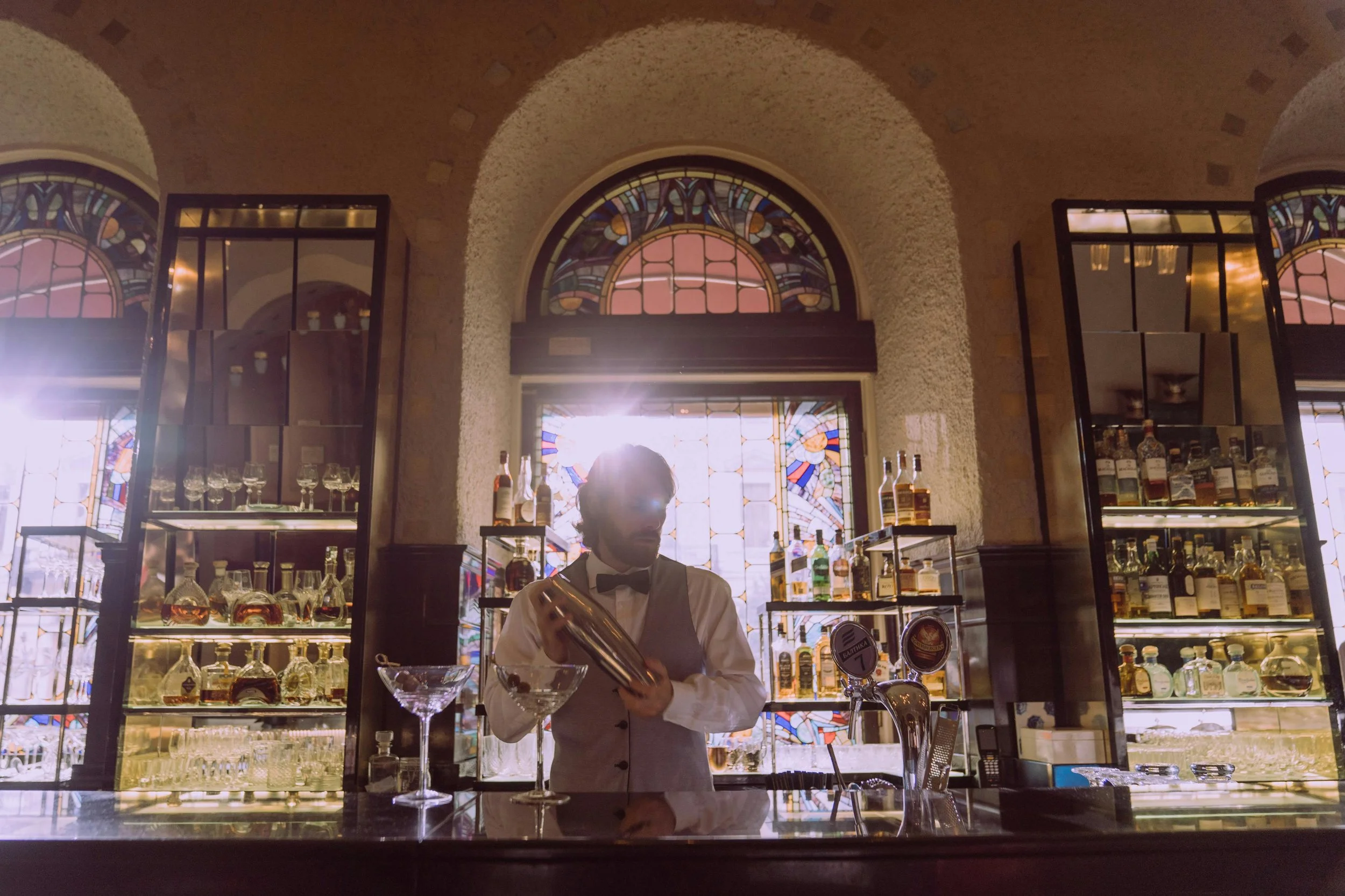 NYC’s Historic Bars That Preserve the Past — Art of the Cocktail