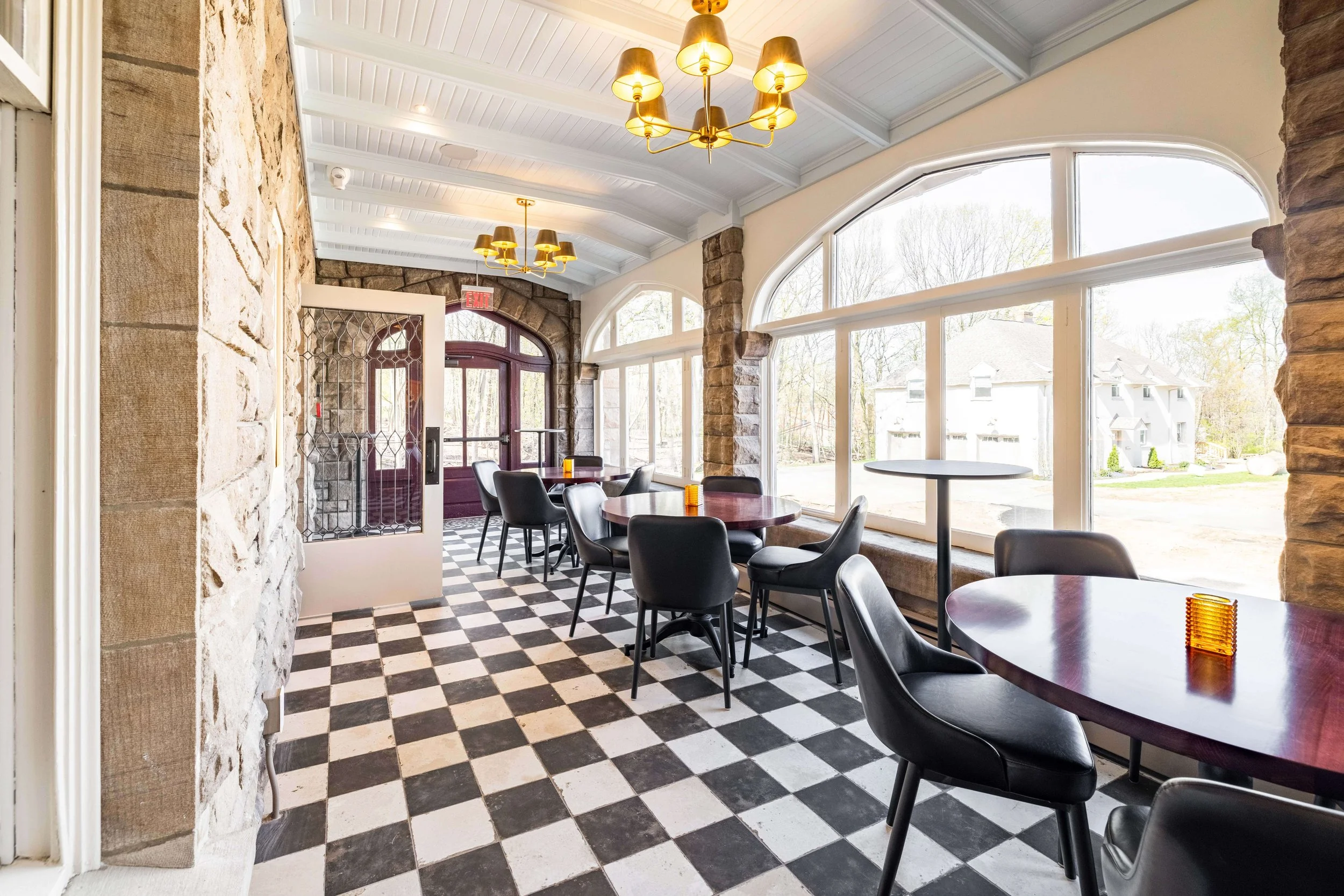 Julia's 1902 | Willoughby Fine Dining Restaurant