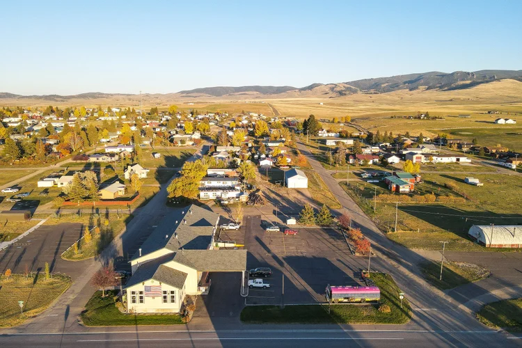 The Edith Hotel — Showdown Montana